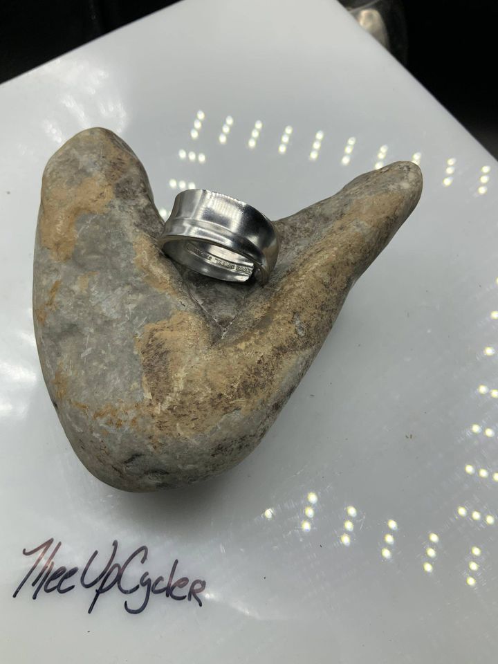 Ring 209 – Stainless Swirl Ring Size 14 – TheeUpCycler